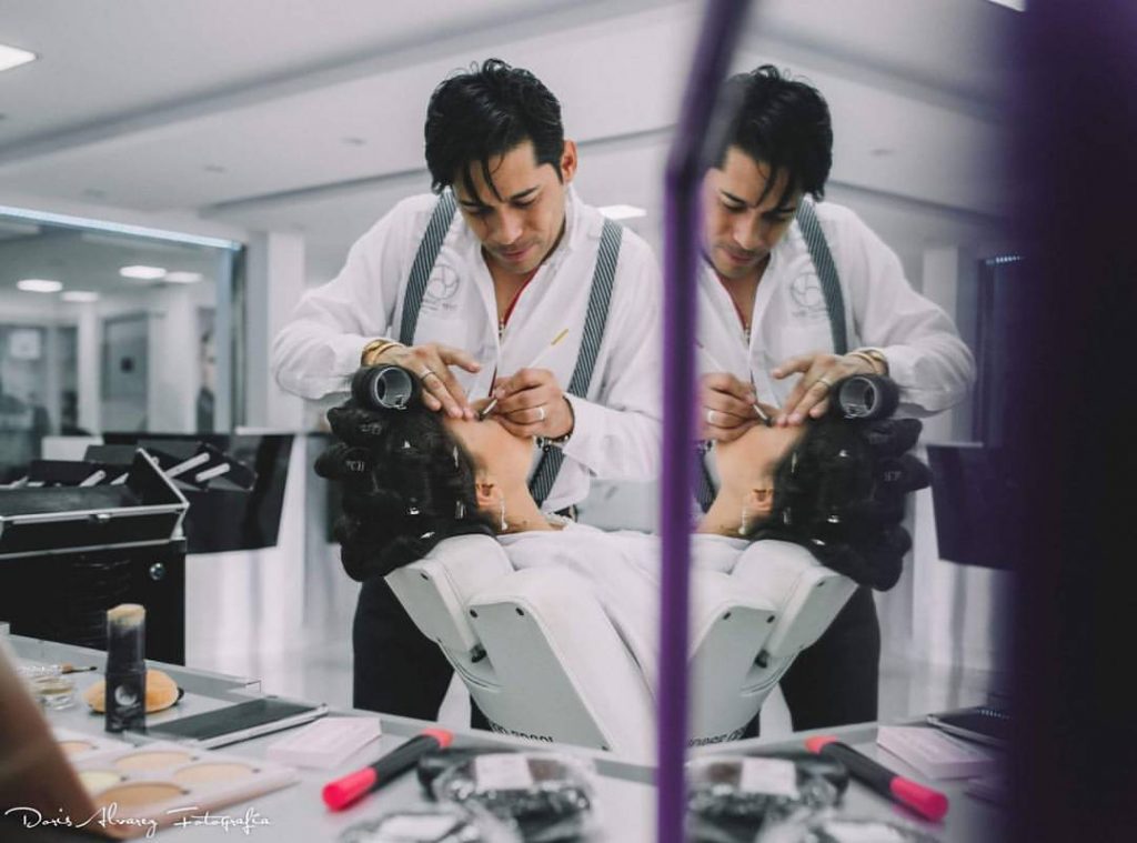 Jorge Centeno , estilista y maquillador, el amigo ideal para el dia de ...