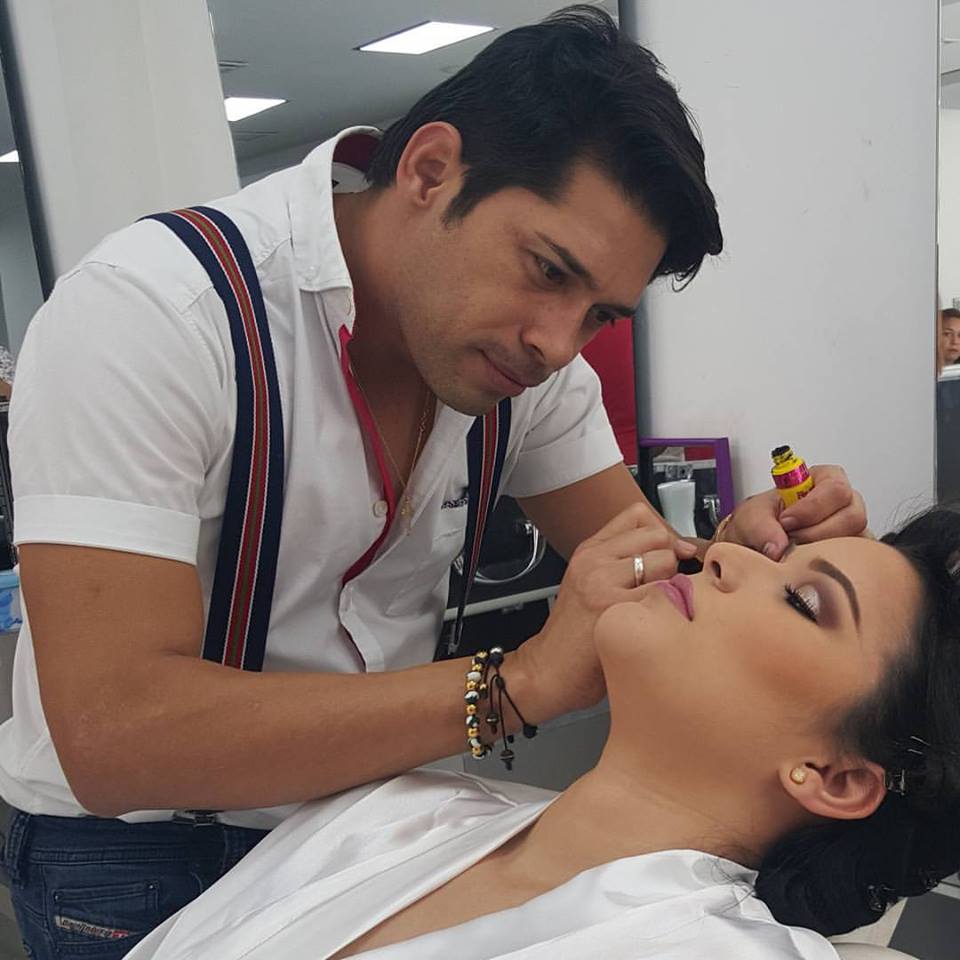 Jorge Centeno , estilista y maquillador, el amigo ideal para el dia de ...